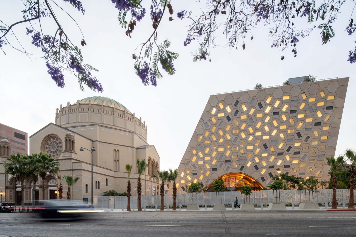 Audrey Irmas Pavilion: Stylish & Angularly Slant Edifice Unveiled by OMA