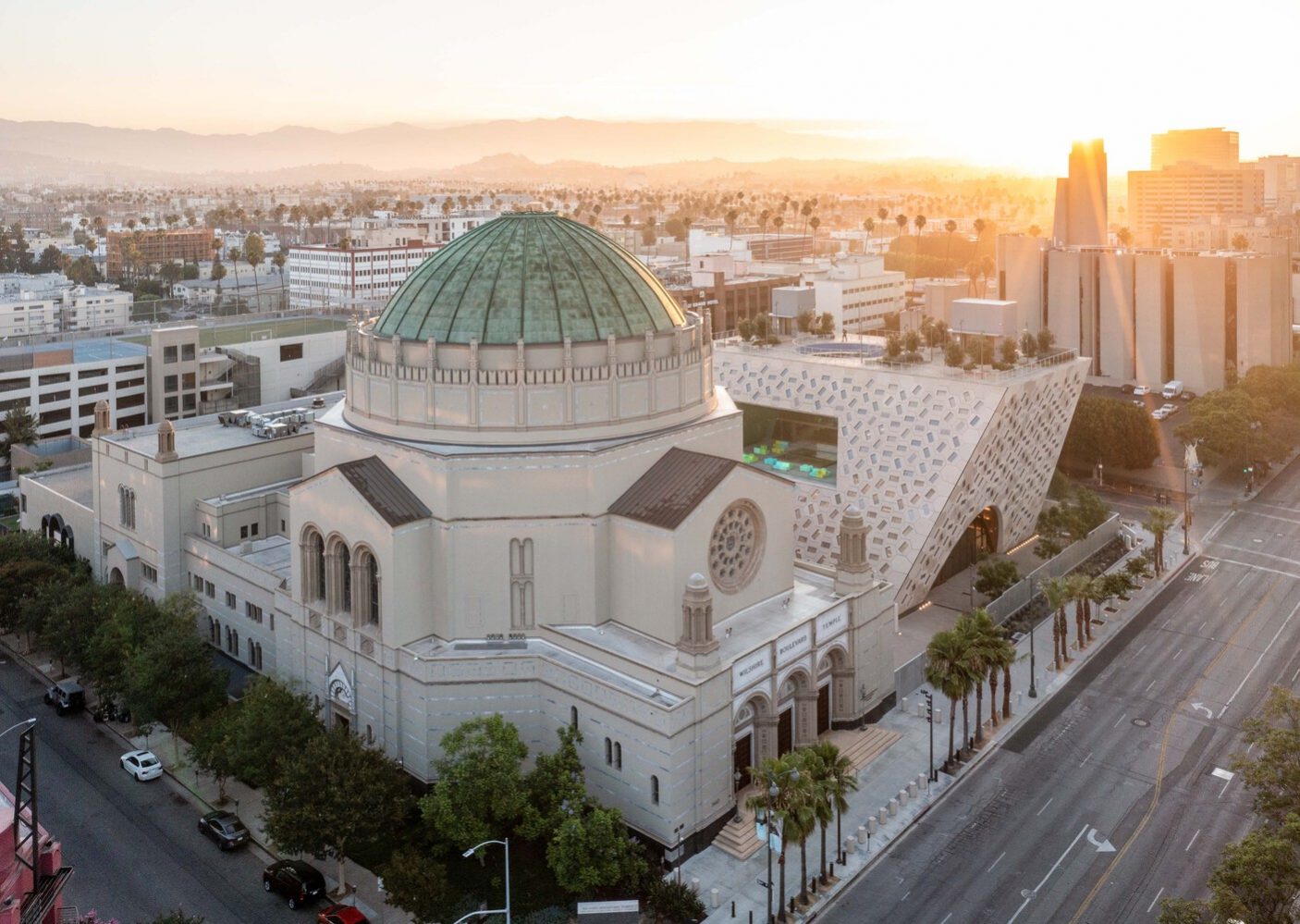 Audrey Irmas Pavilion: Stylish & Angularly Slant Edifice Unveiled by OMA