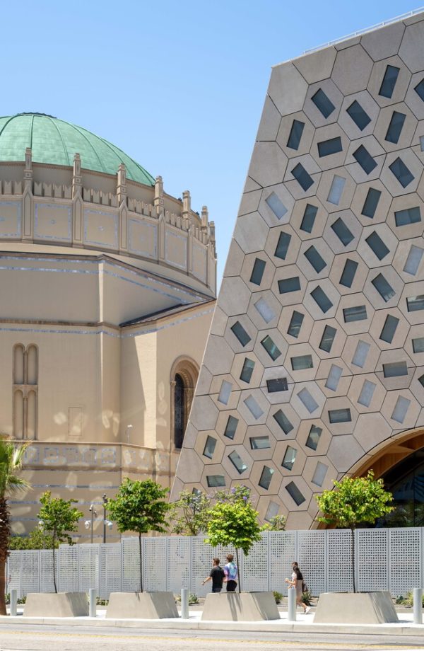 Audrey Irmas Pavilion: Stylish & Angularly Slant Edifice Unveiled by OMA