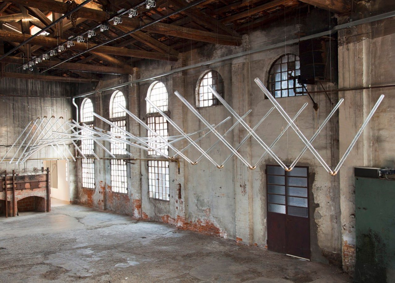 In 20 Steps, Studio Drift's Kinetic Glass Installation