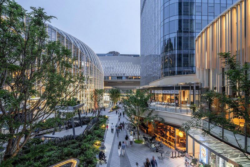 The Ring, A Seamless Joint Between Gardens and Retails