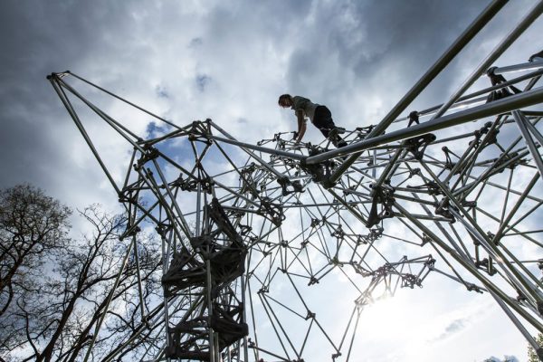 First architectural structure made of hybrid cast metal and 3d printed mold