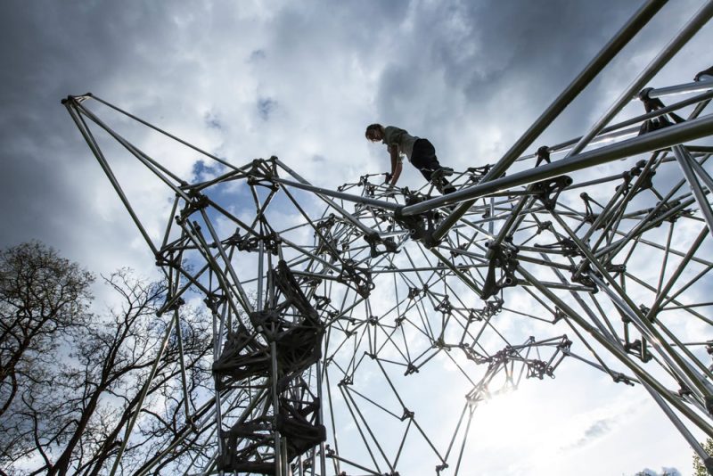 First architectural structure made of hybrid cast metal and 3d printed mold