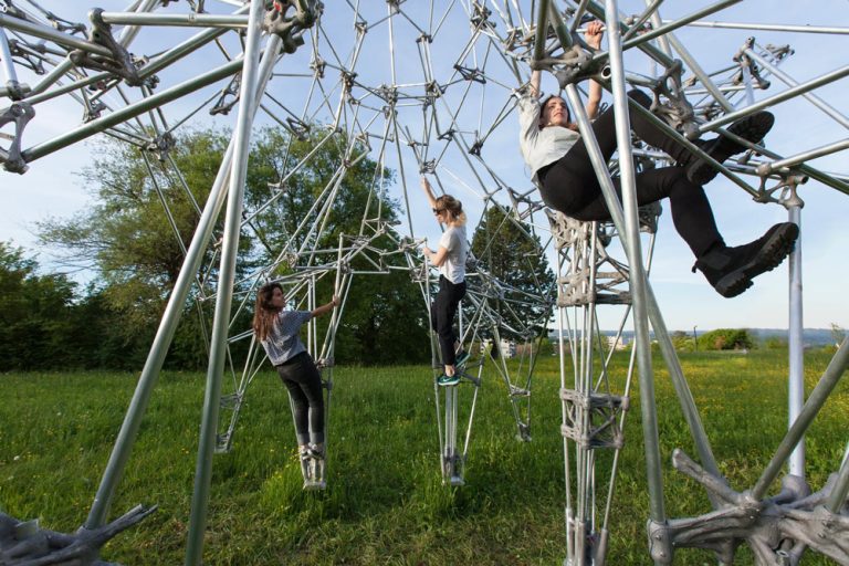 First architectural structure made of hybrid cast metal and 3d printed mold