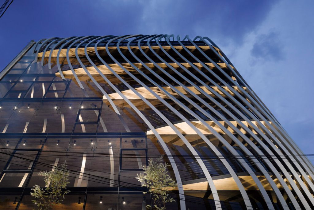 Curved aluminum strips of Threads by Belzberg Architects