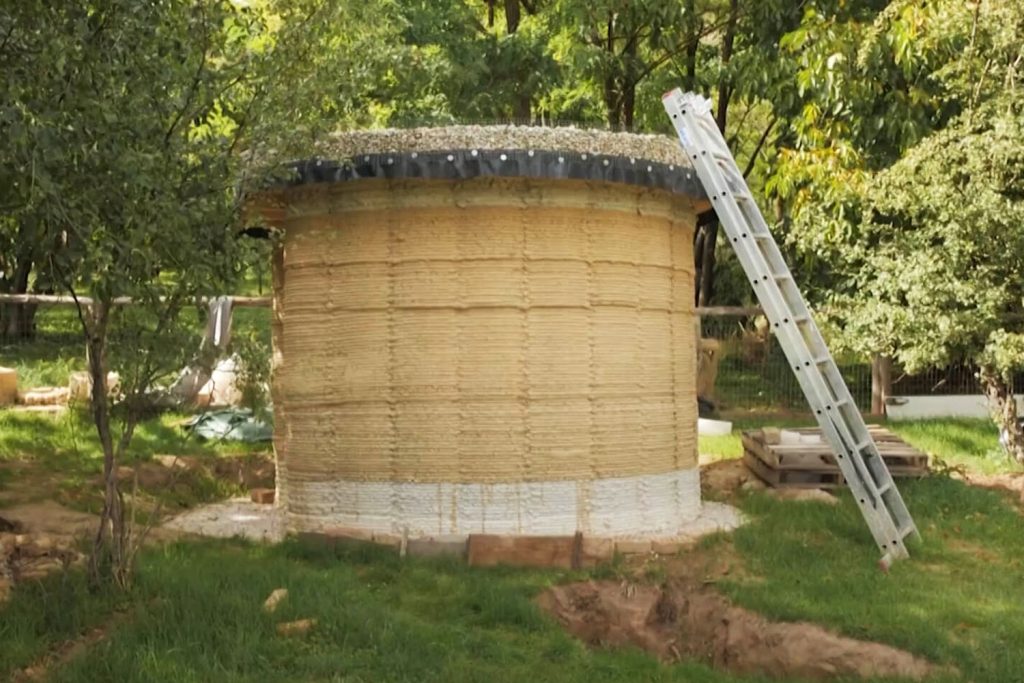 First 3D-printed structure made with loam for chickens