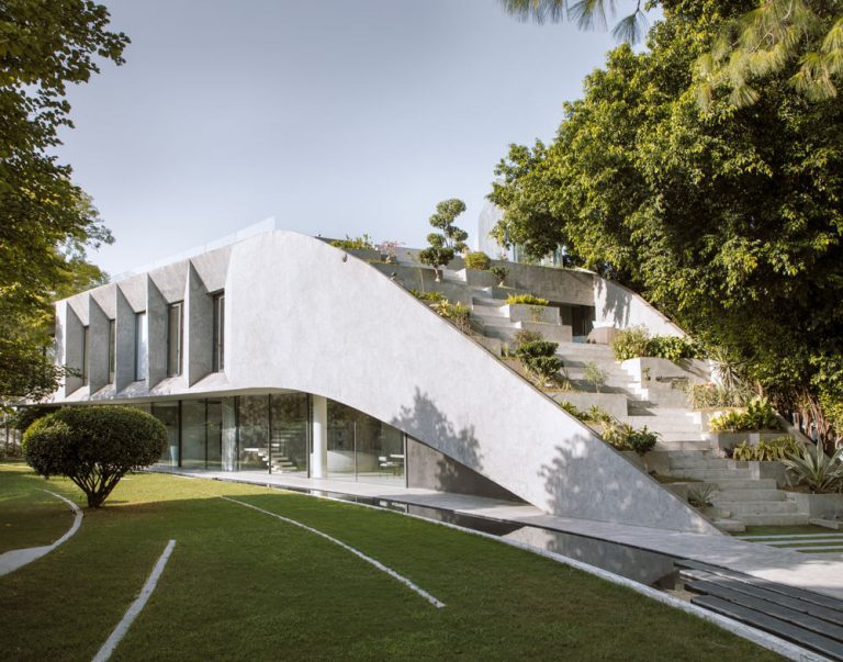A joint family house design in Delhi, Villa KD45 by Studio Symbiosis
