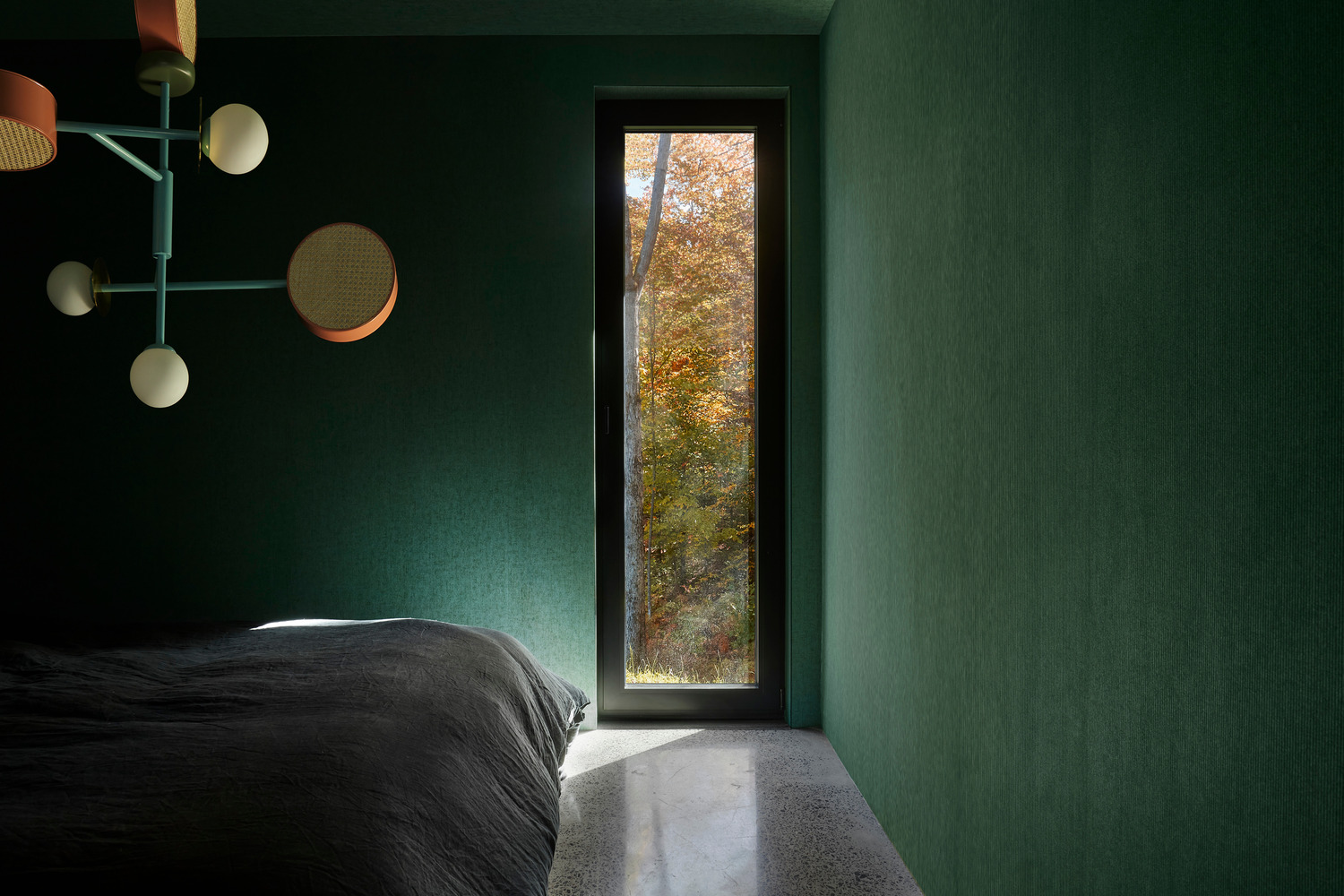 MEV Cabin: Antithesis of Monotony in Architecture