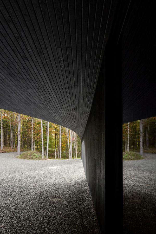 MEV Cabin: Antithesis of Monotony in Architecture