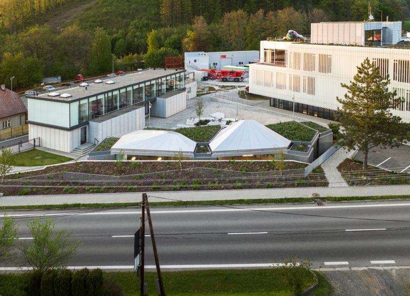Modular Research Center, a sustainable and adaptable space by CHYBIK ...