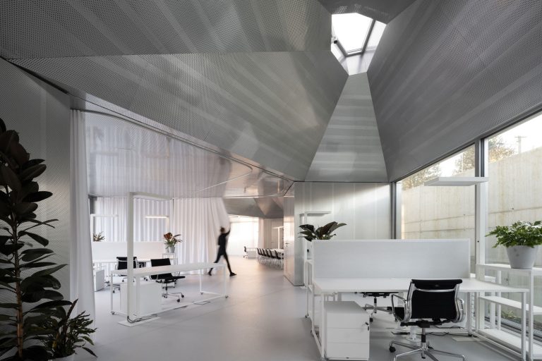 Modular Research Center, a sustainable and adaptable space by CHYBIK ...