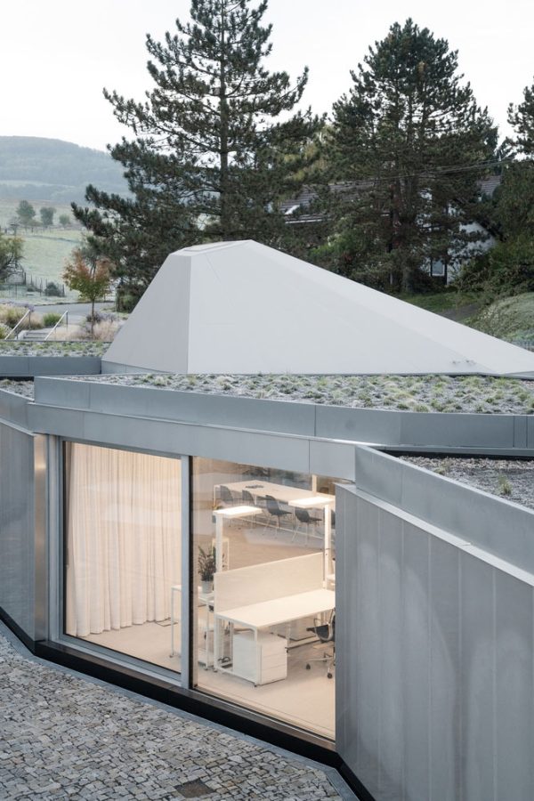 Modular Research Center, a sustainable and adaptable space by CHYBIK ...