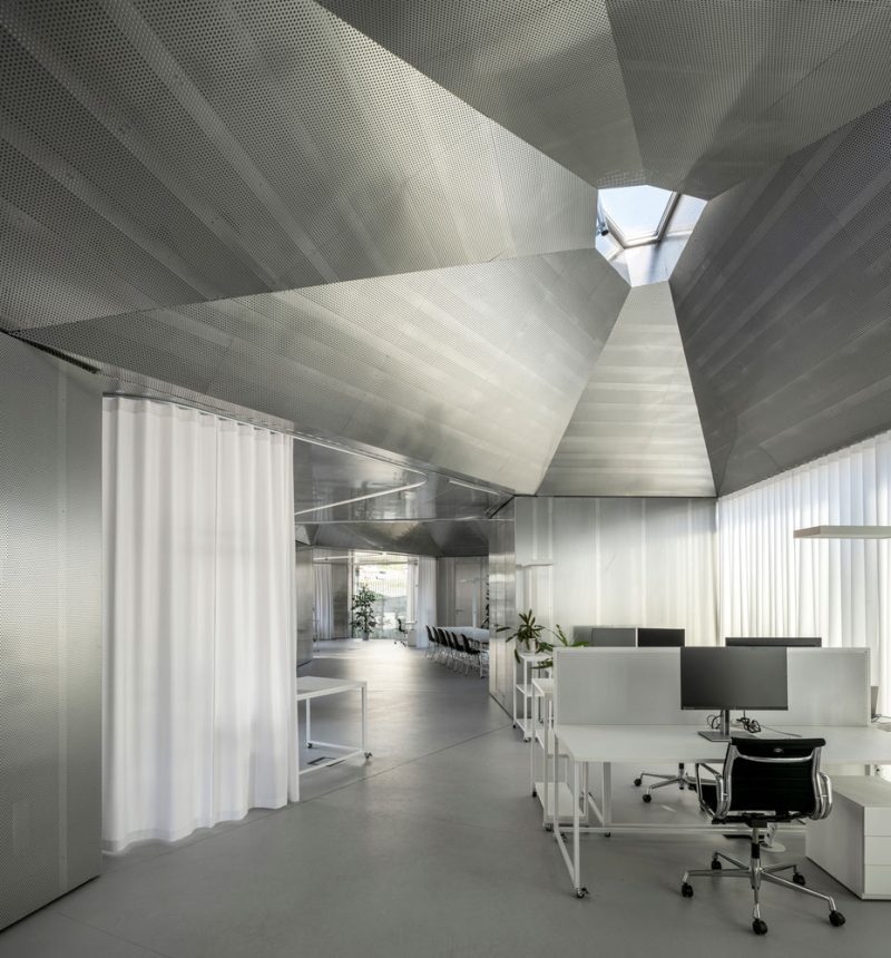 Modular Research Center, a sustainable and adaptable space by CHYBIK ...