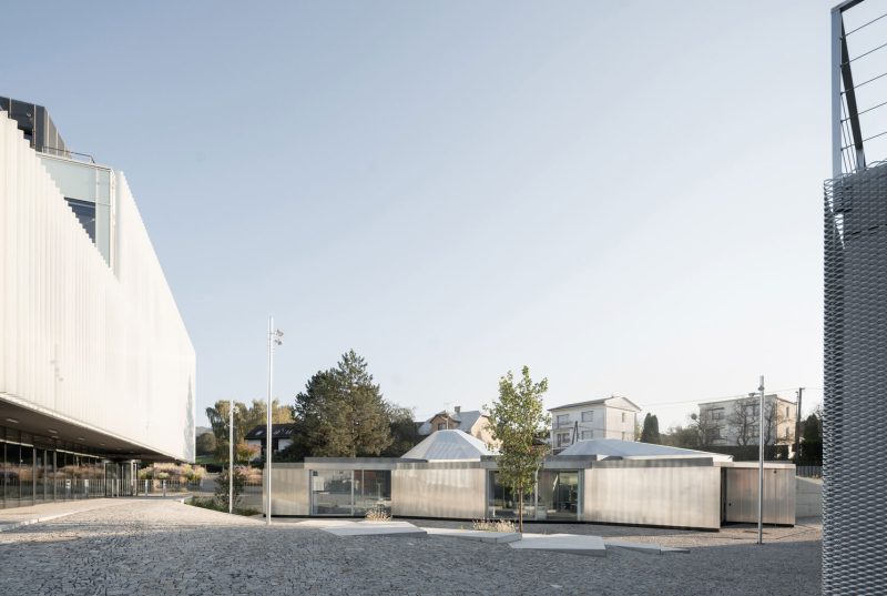 Modular Research Center, a sustainable and adaptable space by CHYBIK ...