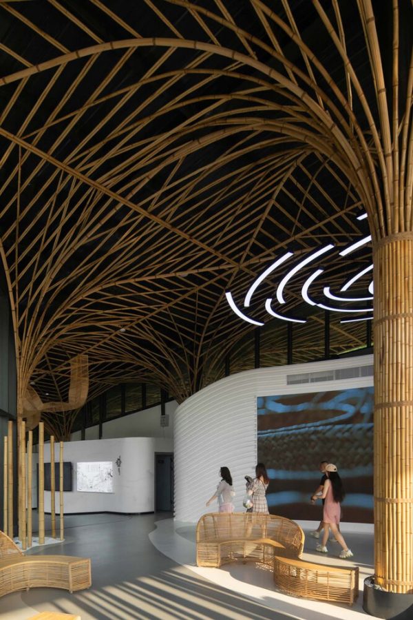 Qionglai Bamboo Pavilion creates a feeling of walking in a bamboo forest