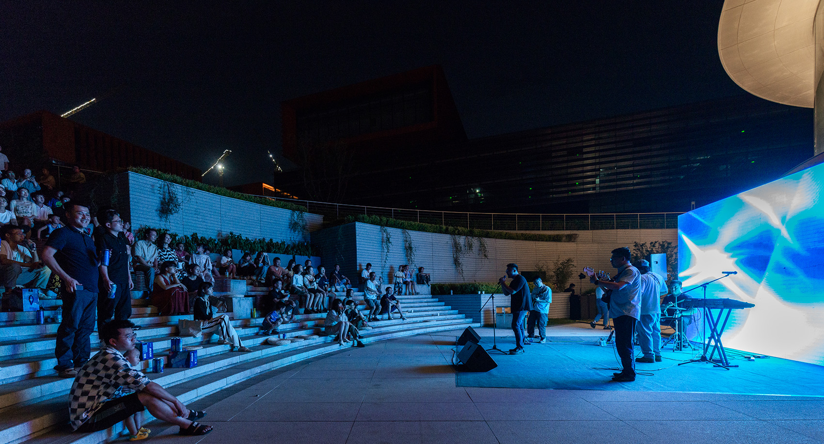 Zhiye Library represents the charm of the garden city