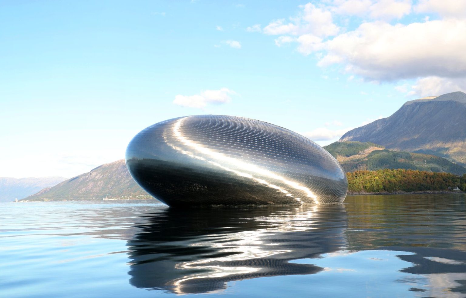 Salmon Eye, a spectacular floating pavilion on Hardangerfjord
