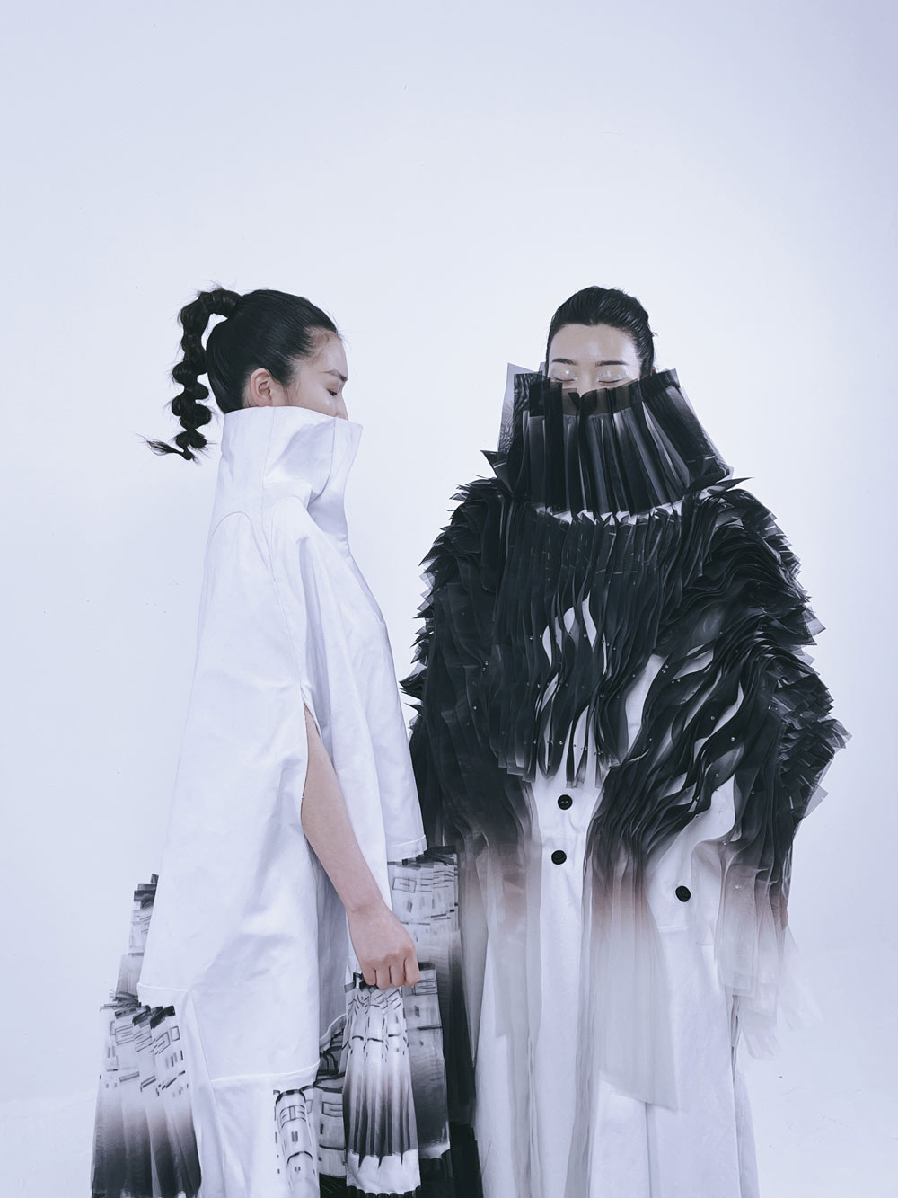 The hybrid avant-garde "wearable organism" aesthetic of Siyun Huang