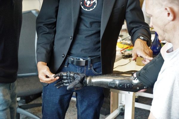 Psyonic presented the world's first touch-sensing bionic hand at CES 2023