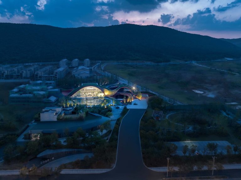 Chaohu Natural and Cultural Center designed by change architects