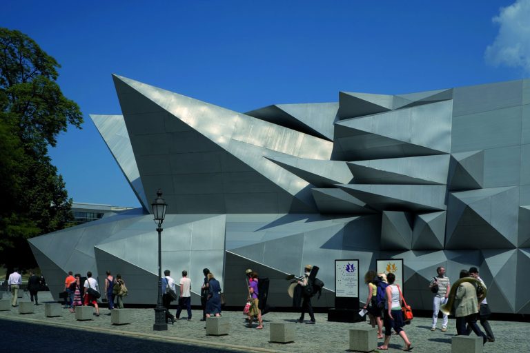 Pavilion 21 MINI, opera space designed by COOP HIMMELB(L)AU