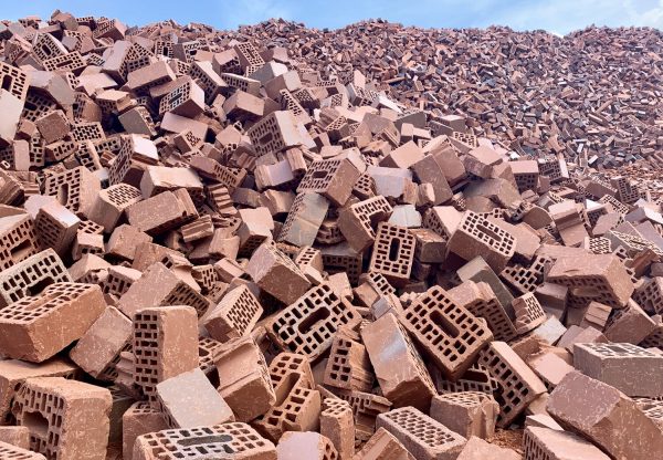 The use of waste materials in the construction industry - PA