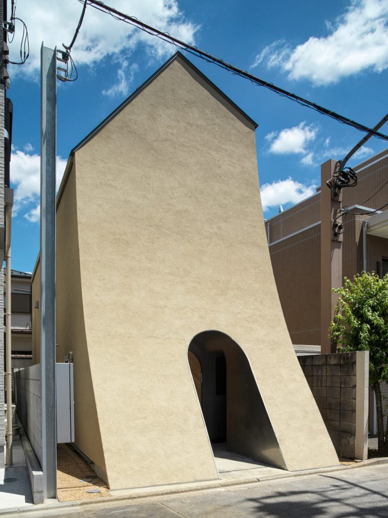 A Japanese artist’s house by Tan Yamanouchi & AWGL