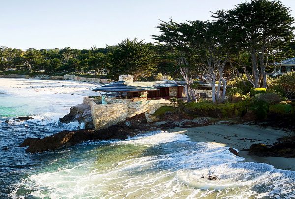 Frank Lloyd Wright-designed Mrs. Clinton Walker House sold for $22 ...