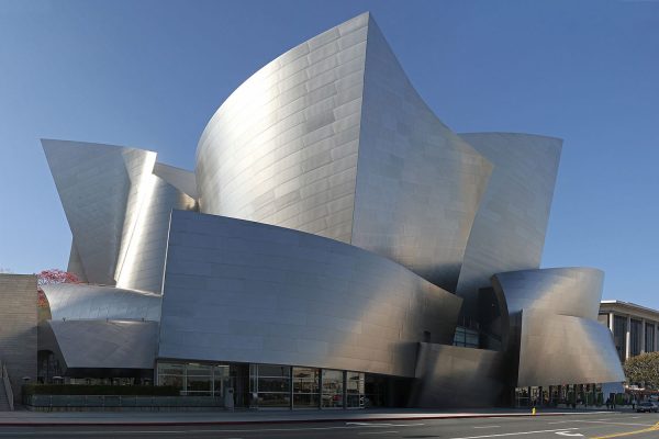 The evolution and influence of deconstructivism in architecture