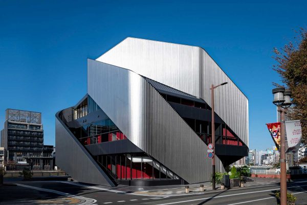 010 Building by Clouds AO, a dynamic experience of space and light