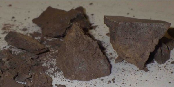 Which materials can be used to construct on Mars?