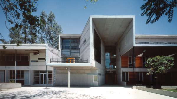 10 remarkable works of Alejandro Aravena