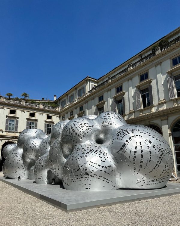 Louis Vuitton hosts Pavilion Nomad by MARC FORNES