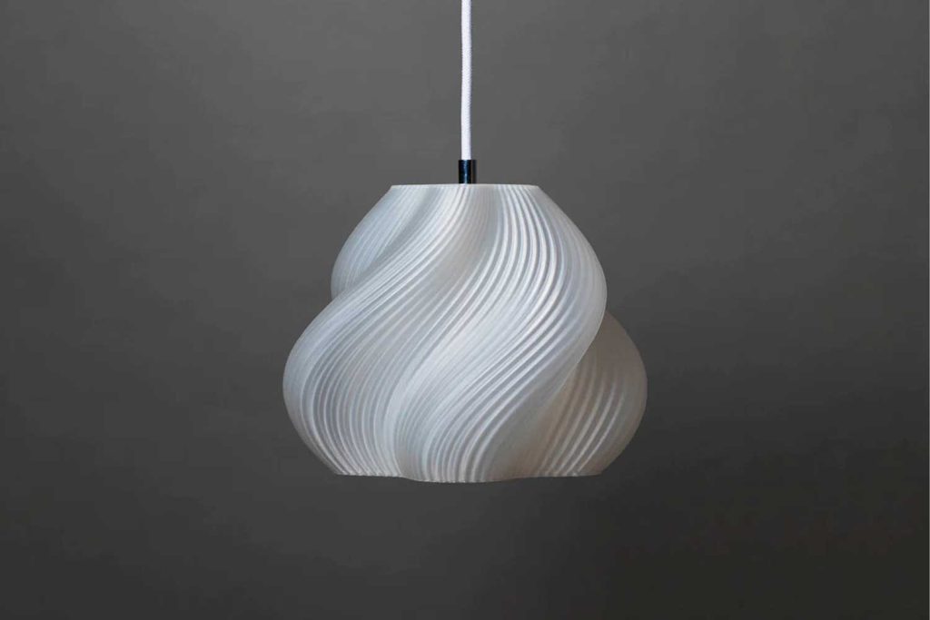 3D-printed biodegradable plastic lamps by Creme Atelier