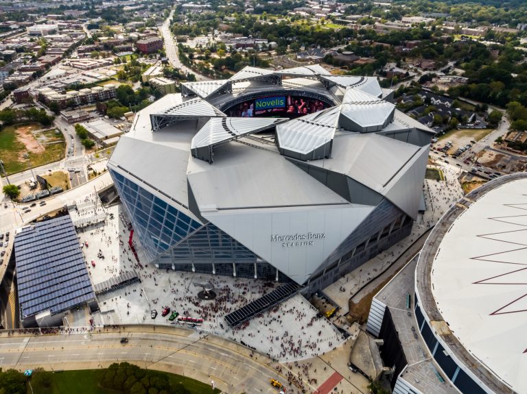 HOK’s Mercedes-Benz Stadium Redefines Fan Experience HOK’s Mercedes-Benz Stadium Redefines Fan Experience