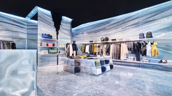 Robotically 3D-printed eco-friendly apparel shop