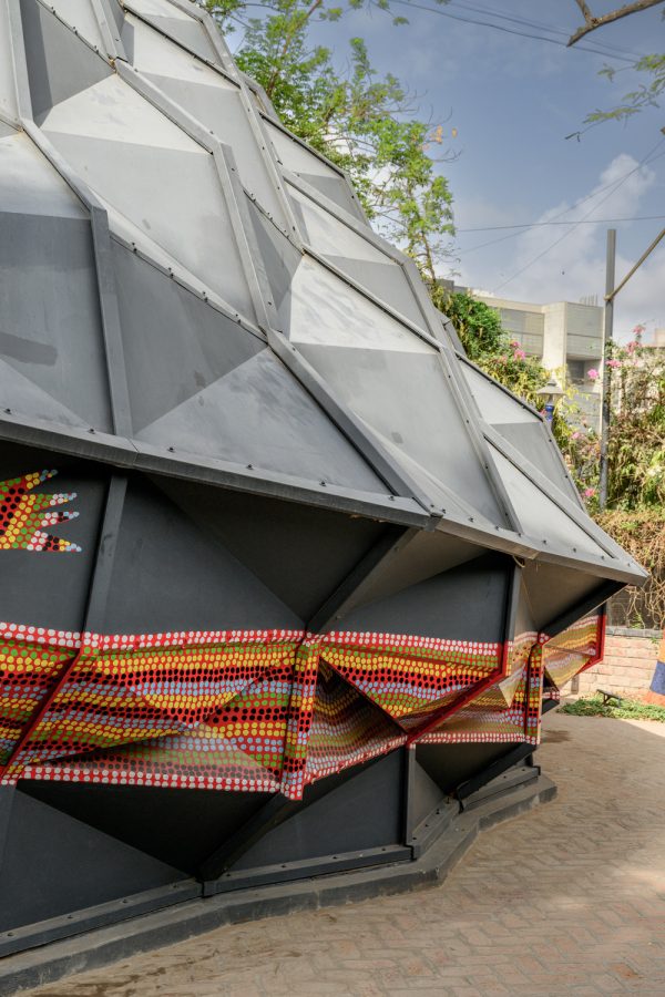 Darwin Bucky: prefabricated parametric exoskeleton