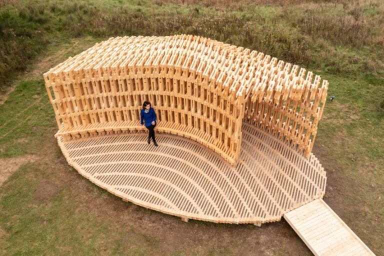 10 unique robotically fabricated structures