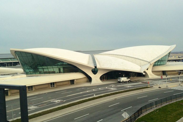 Googie Architecture: 6 futuristic design examples