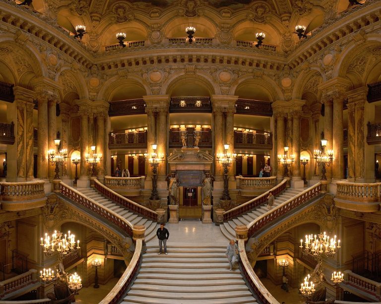 8 historical and modern opera houses around the world
