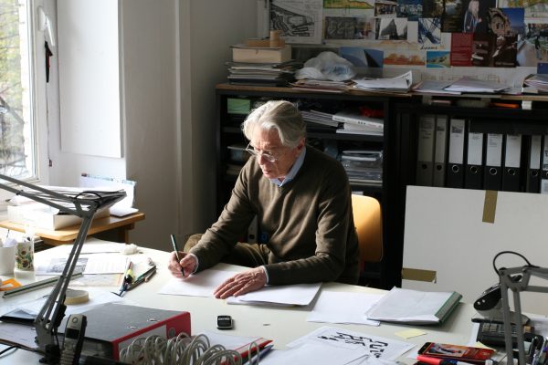 Modernist architect Zvi Hecker passed away