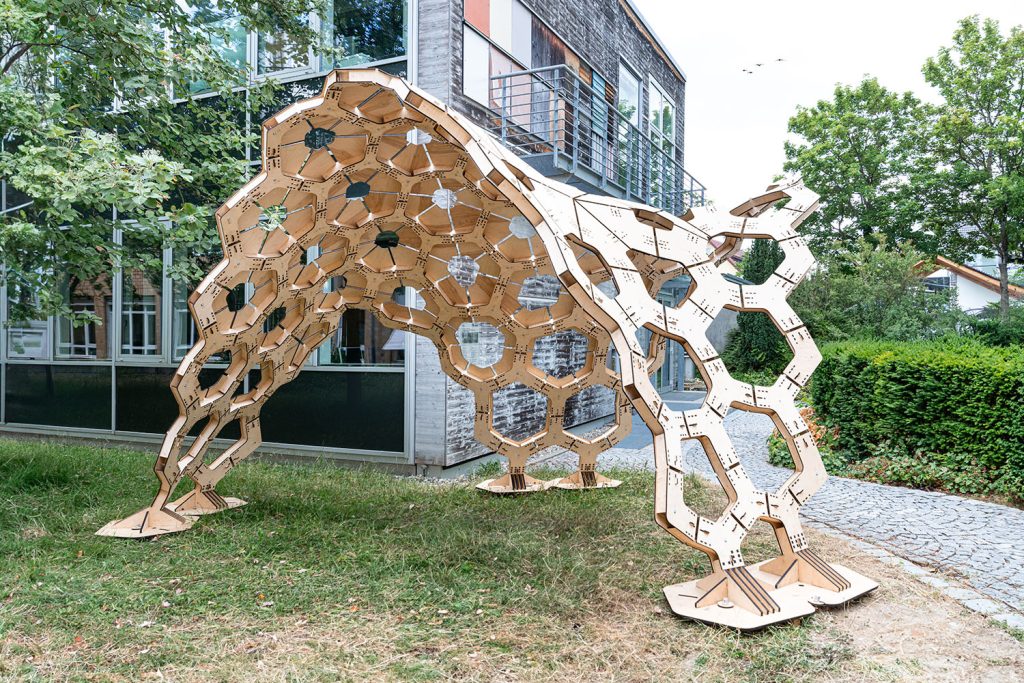 Carapacks Pavilion: Double-shell interlocking structures