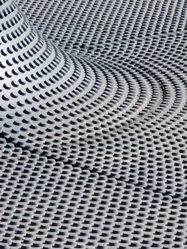 RATP Bus Center transforms with Lego pattern