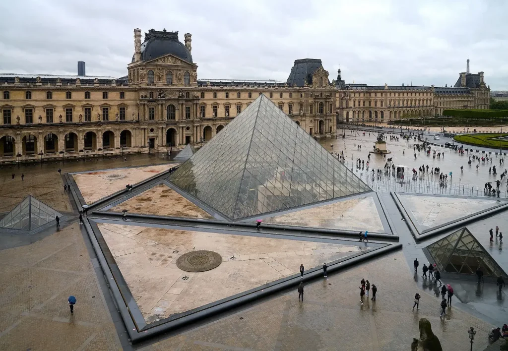 Louvre Launches €270 Million Architecture Competition for New Entrance ...