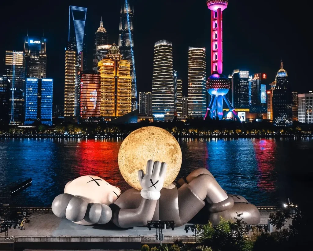 KAWS’s 32-Meter Companion Raises a Glowing Moon in Abu Dhabi